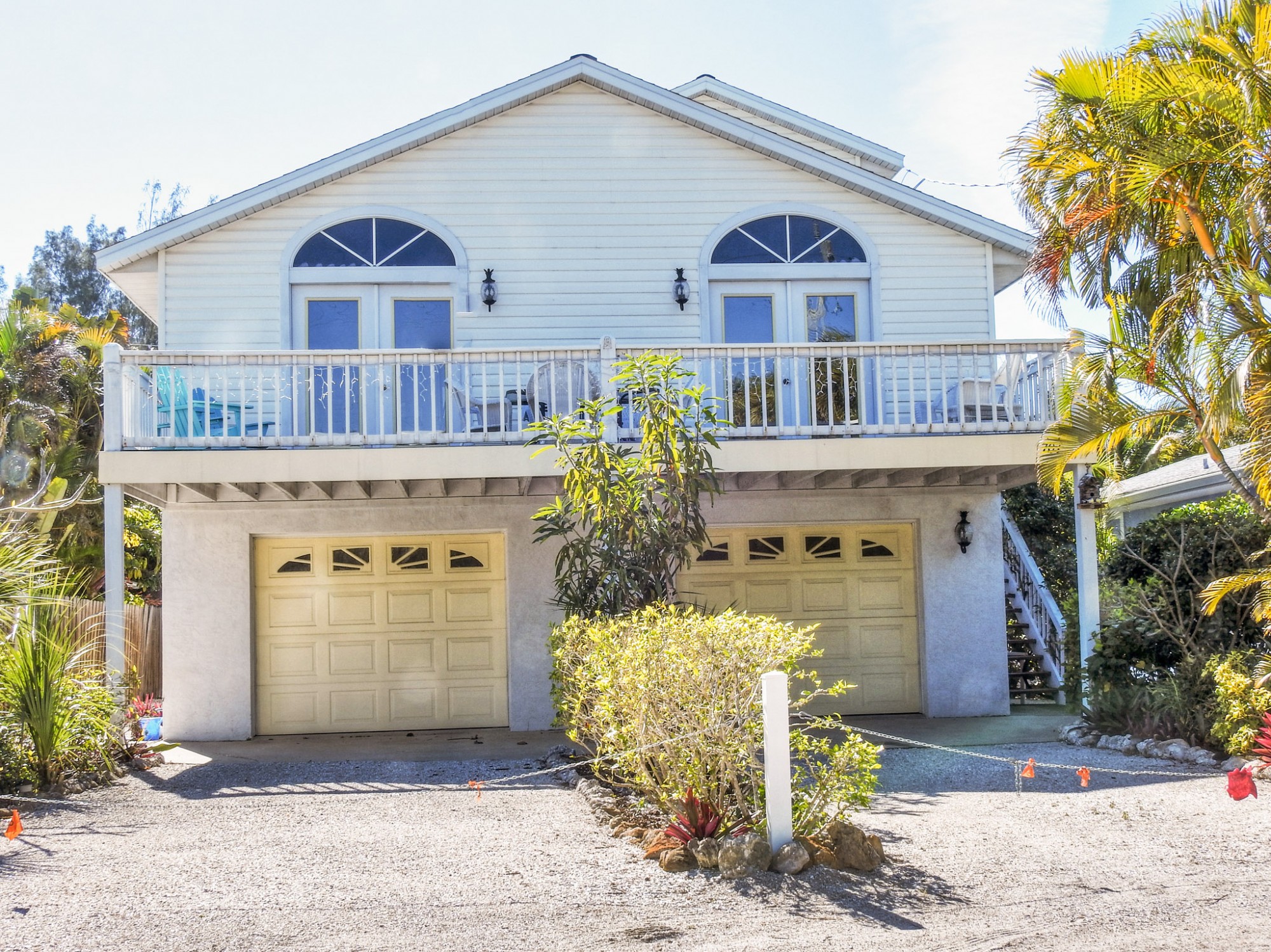 Internova Experiences - Breezy Palms