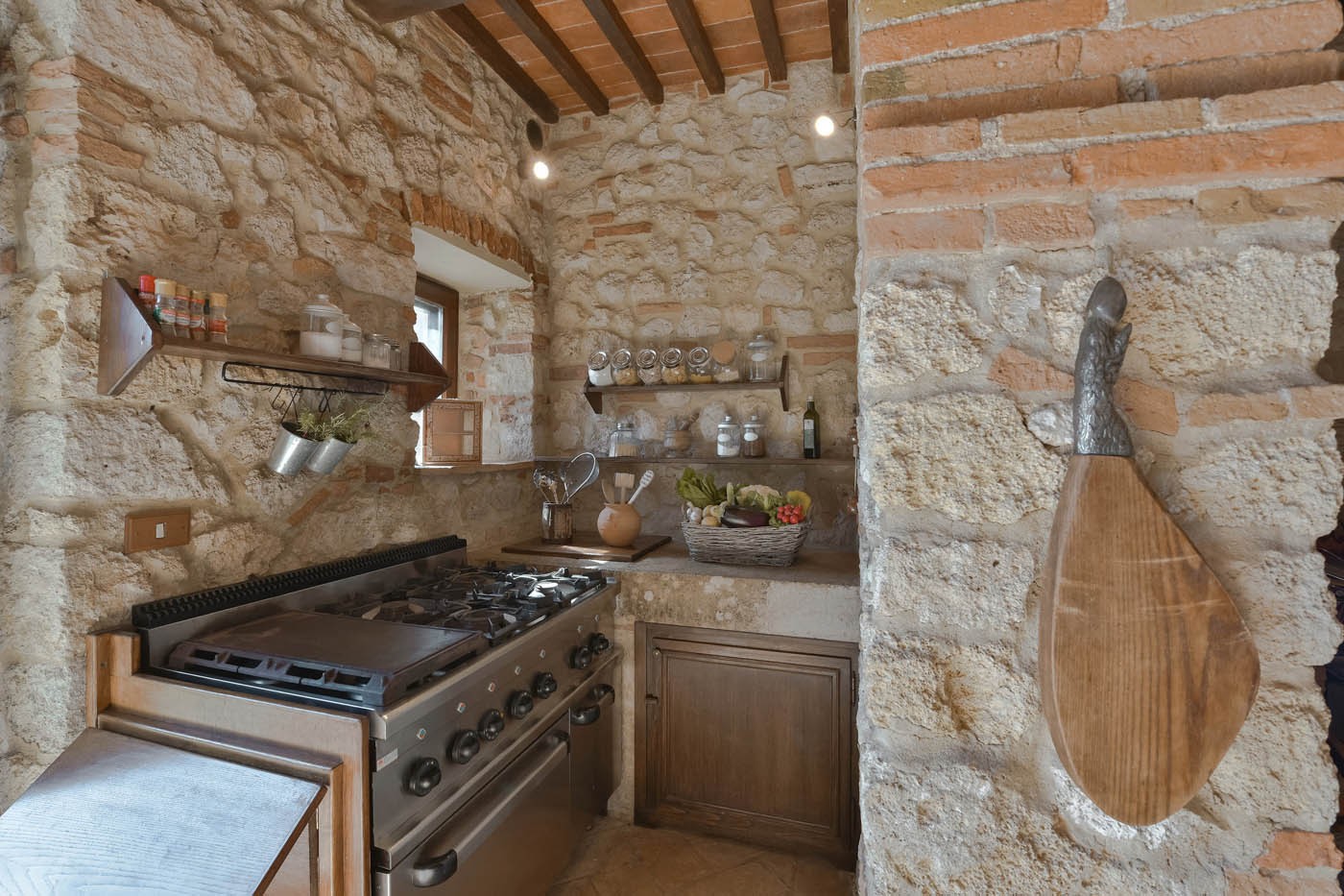 Aiola Villa Rental | Villas of Distinction