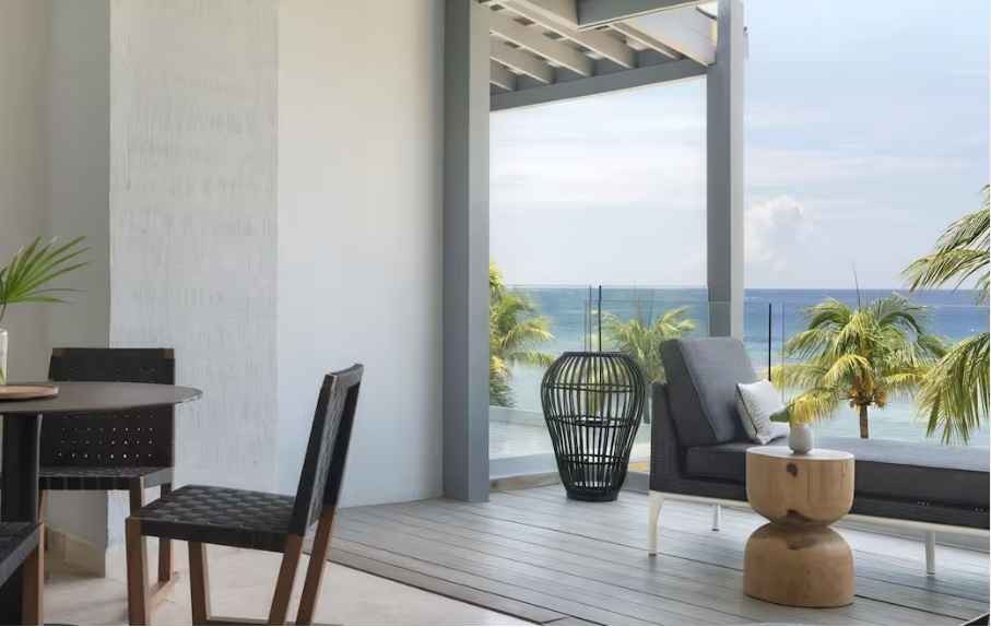 Kimpton Grand Roatán Resort & Spa - Beachfront Villa Suites Villa ...