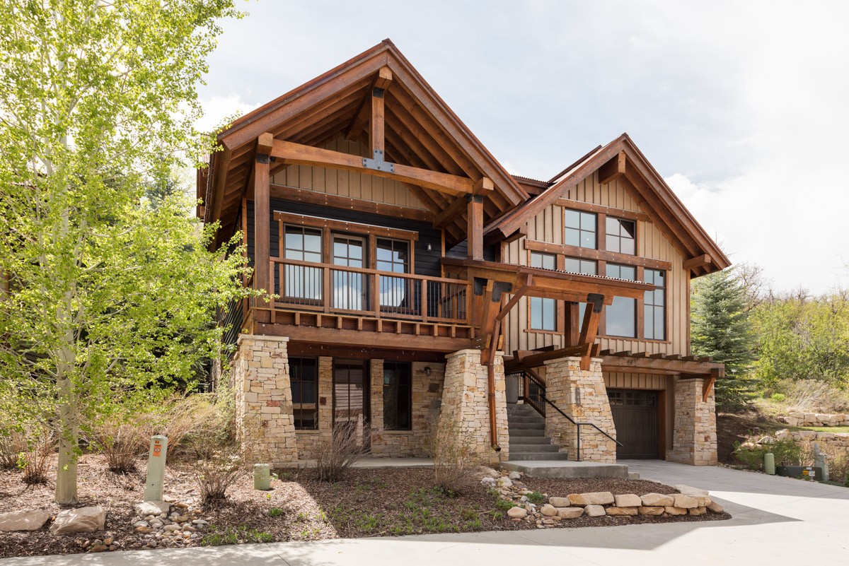 Internova Experiences - Silver Star 5 Bedroom Cottage plus Spa